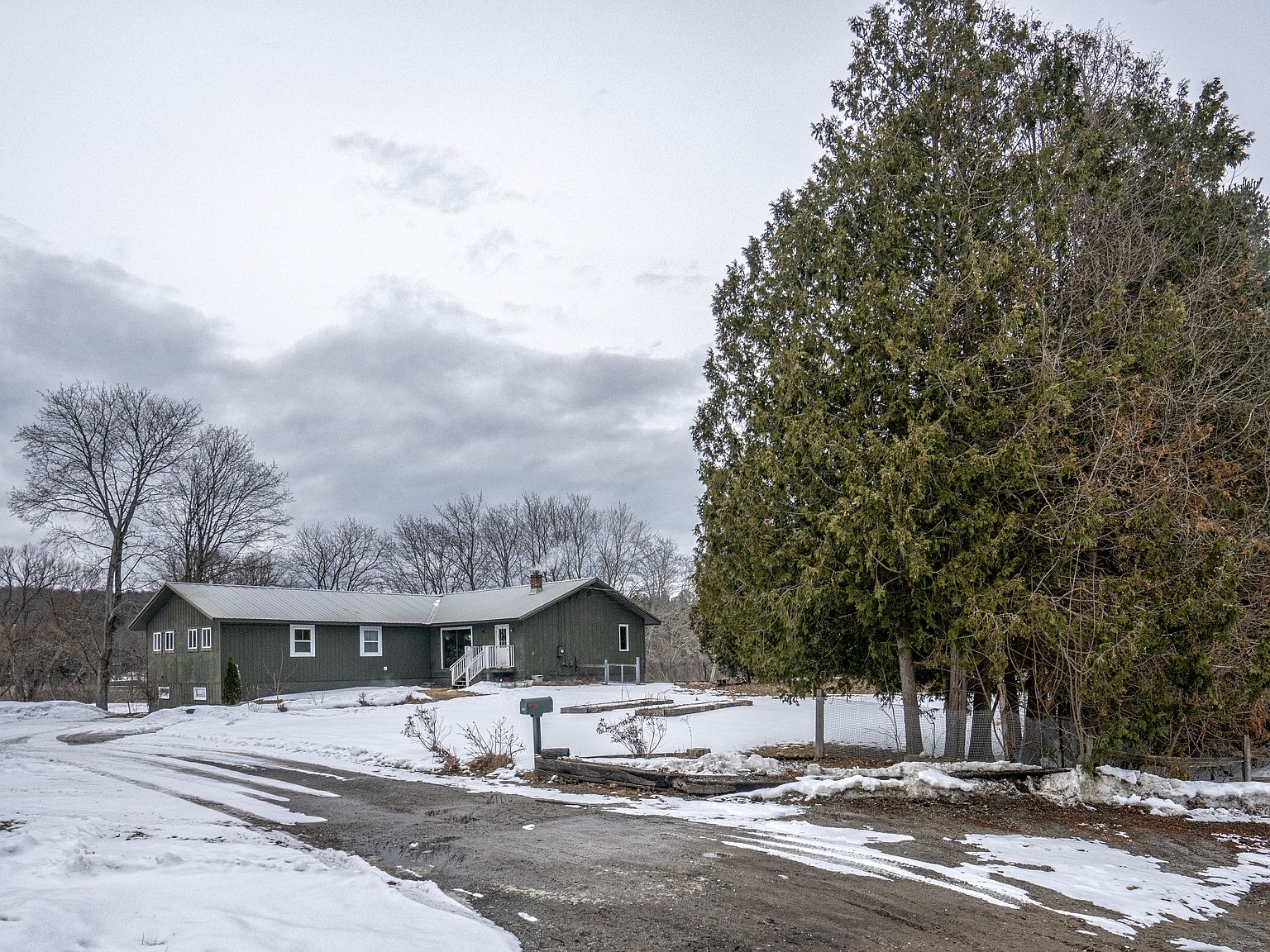 261 Church St, Rutland, VT 05701 | Zillow