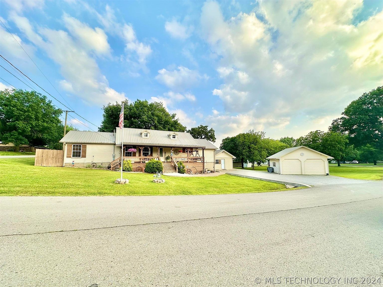 809 N K St, Quinton, OK 74561 | MLS #2418125 | Zillow