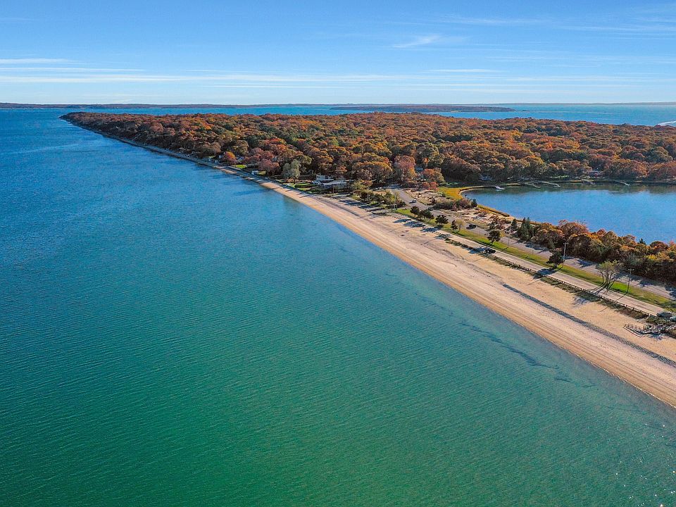 3360-02 Wunneweta Rd, Cutchogue, NY 11935 | Zillow