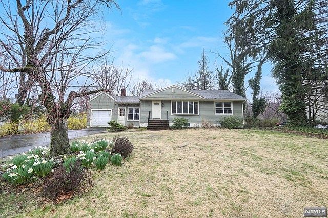 745 Washington Ave, Township Of Washington, NJ 07676 | Zillow