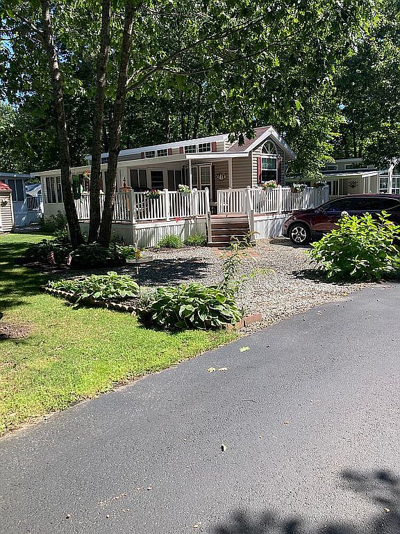1 Seacoast Ln #114, Old Orchard Beach, ME 04064 | Zillow