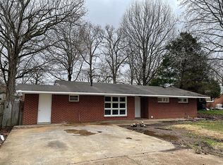 185 Twin Forks Ln, Savannah, TN 38372 | Zillow