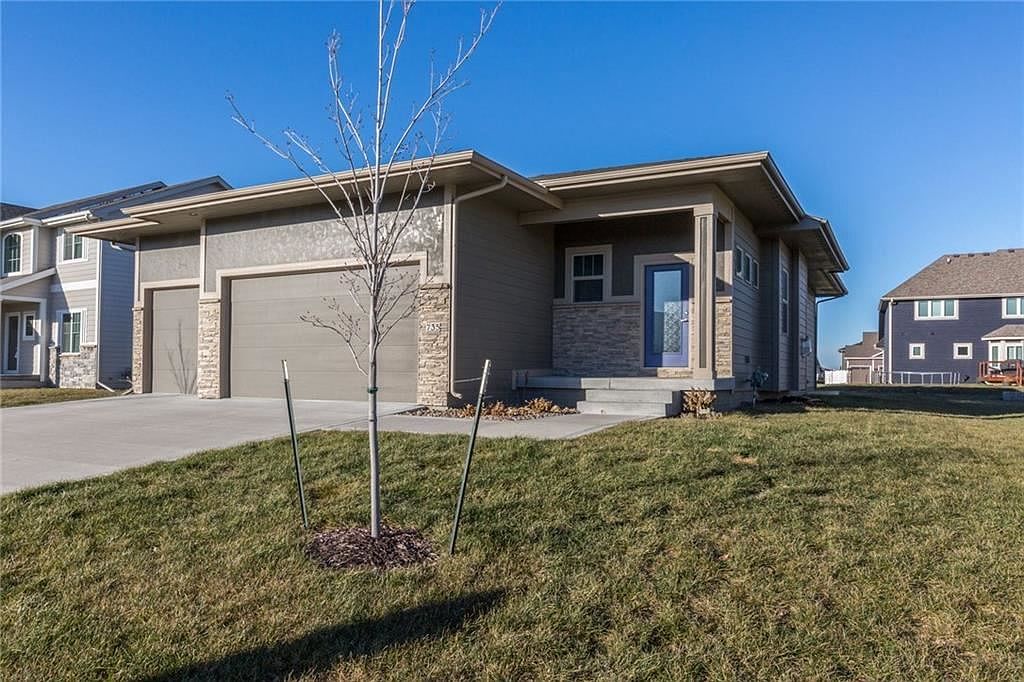 735 NE Bowman Dr, Waukee, IA 50263 | Zillow
