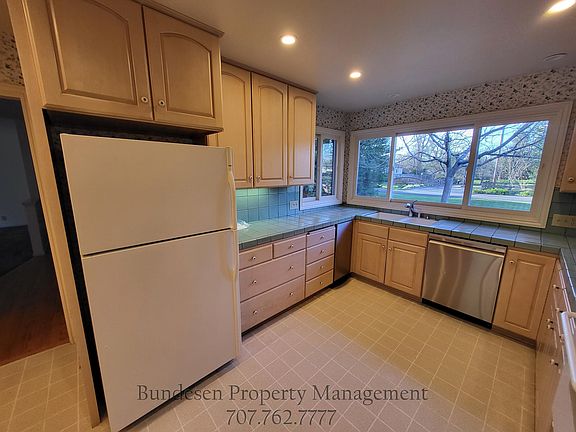 460 Piezzi Ln, Santa Rosa, CA 95401 | Zillow