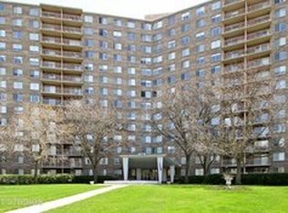 7141 N Kedzie Ave APT 1502, Chicago, IL 60645 | MLS #12489330 | Zillow