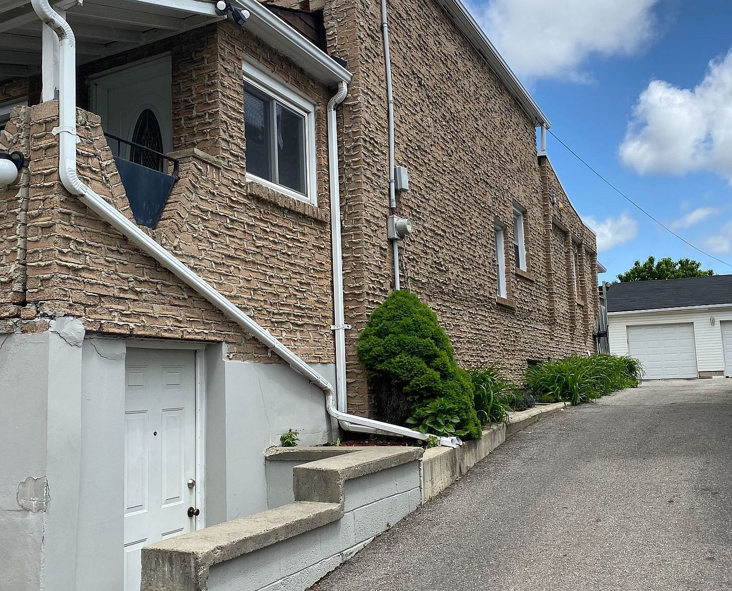 173 Chambers Ave, Toronto, ON M6N 3M5 | Zillow