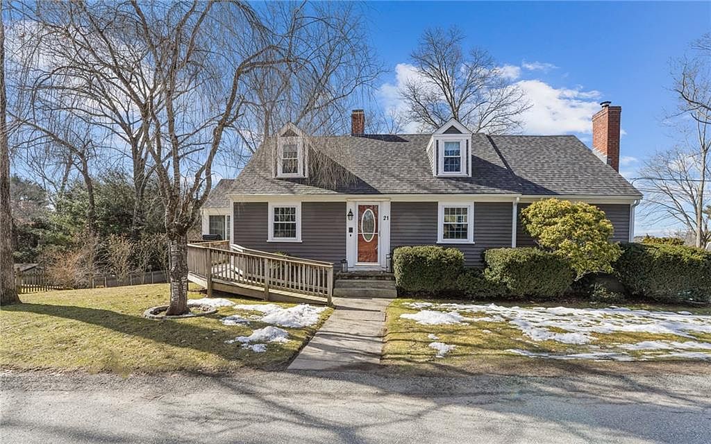 21 Maple Ave, North Smithfield, RI 02896 | Zillow