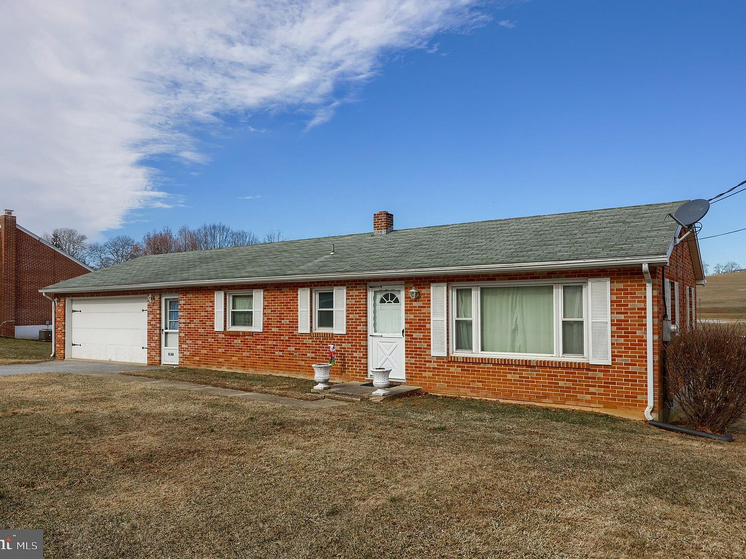 9366 E Springfield Rd, Seven Valleys, PA 17360 | Zillow