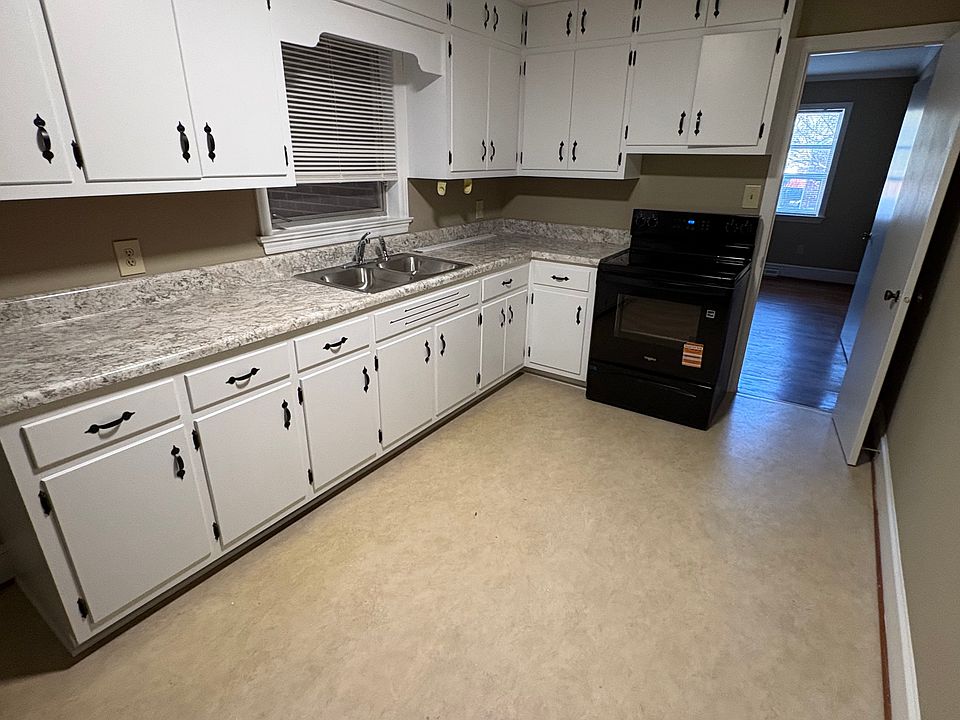 2922 Pleasant Garden Rd Greensboro NC | Zillow