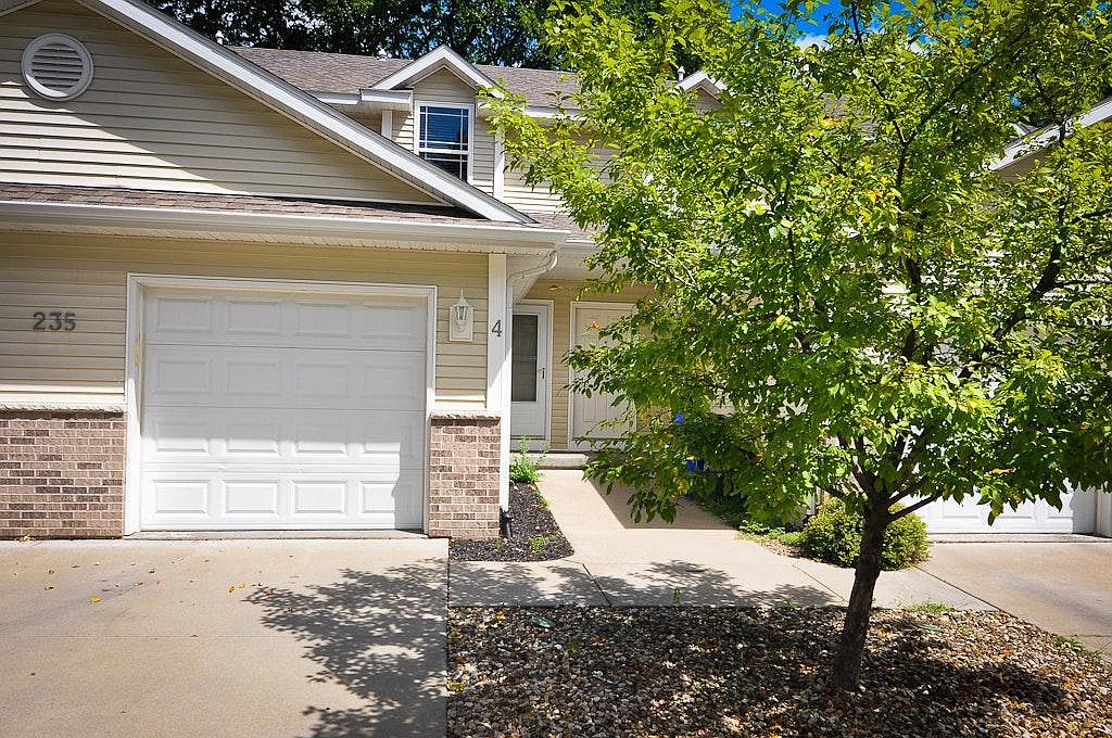 235 38th Street Dr SE, Cedar Rapids, IA 52403 | Zillow