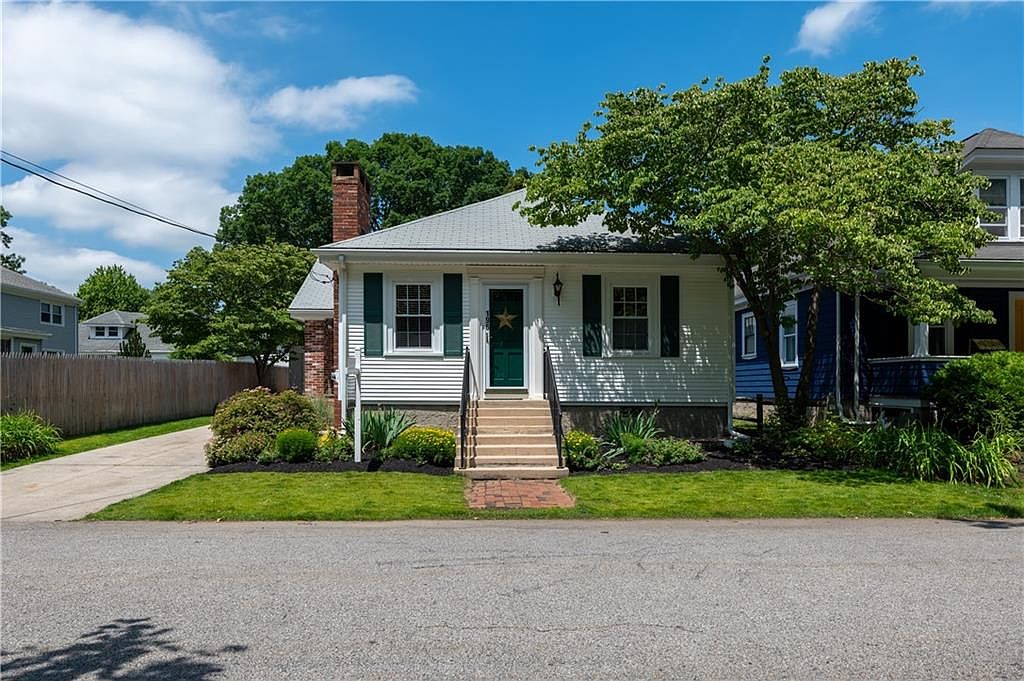 196 Gates St, Pawtucket, RI 02861 | Zillow