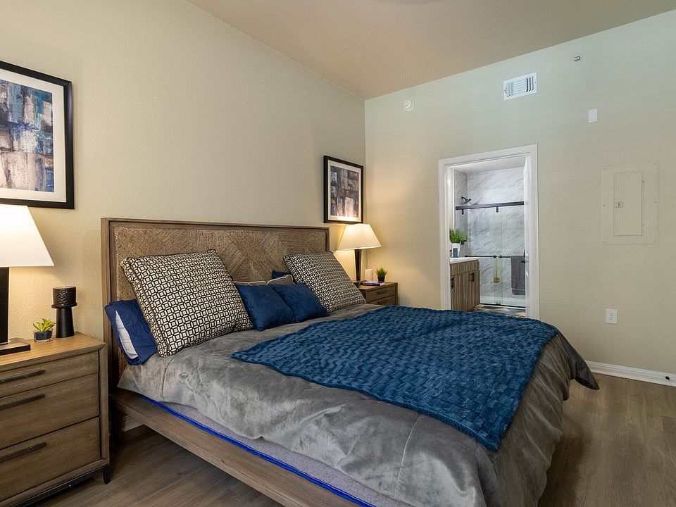 4001 Midtown Apartment Rentals - Houston, TX | Zillow
