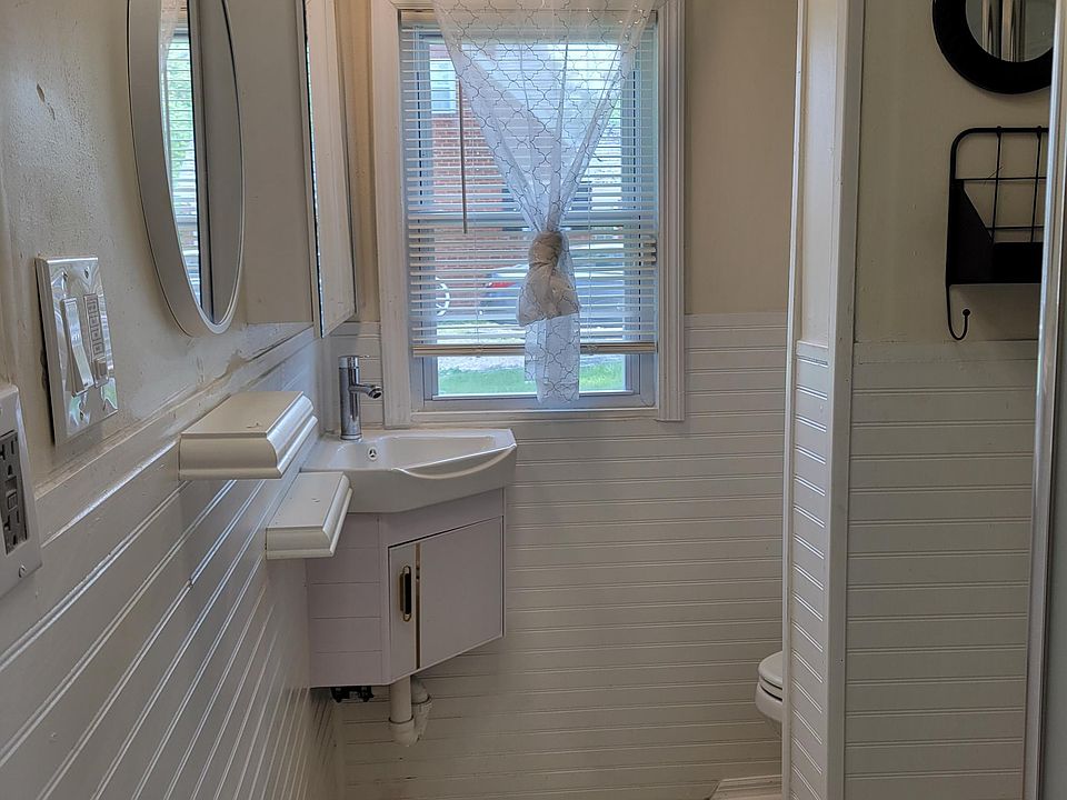 25326 Cox Rd, Petersburg, VA 23803 | Zillow