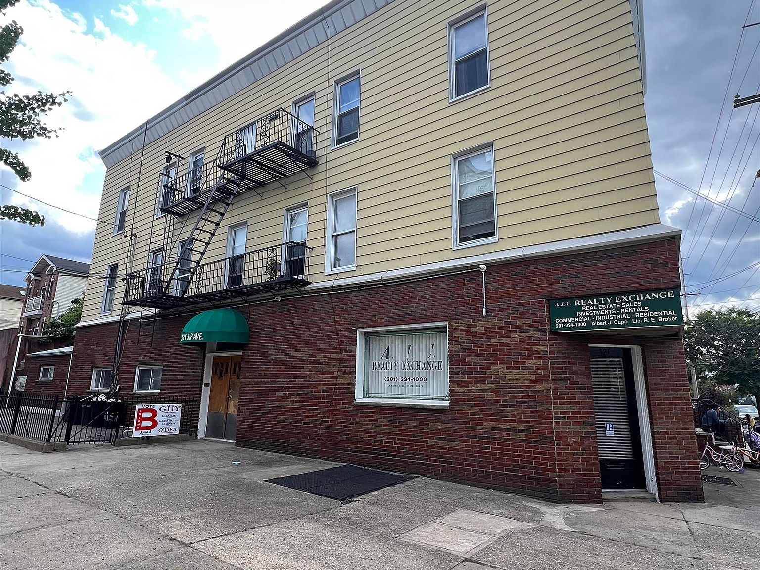 321 Sip Ave APT 2L, Jersey City, NJ 07306 | Zillow