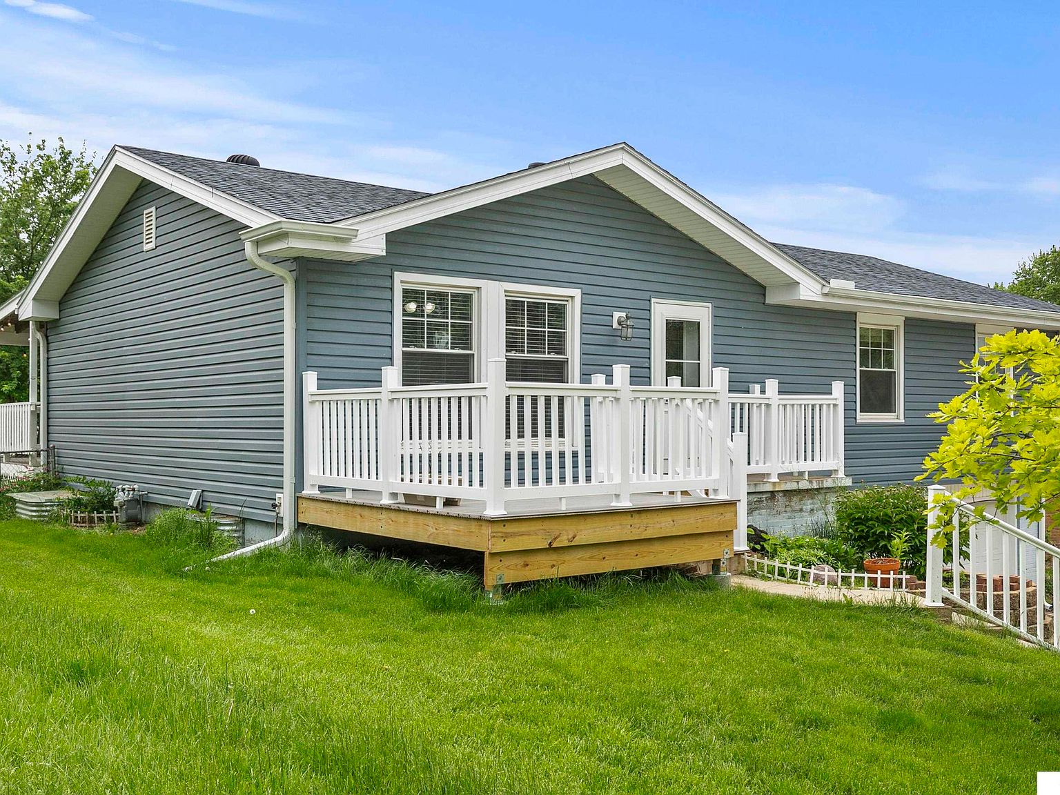 9417 Manderson St, Omaha, NE 68134 | Zillow