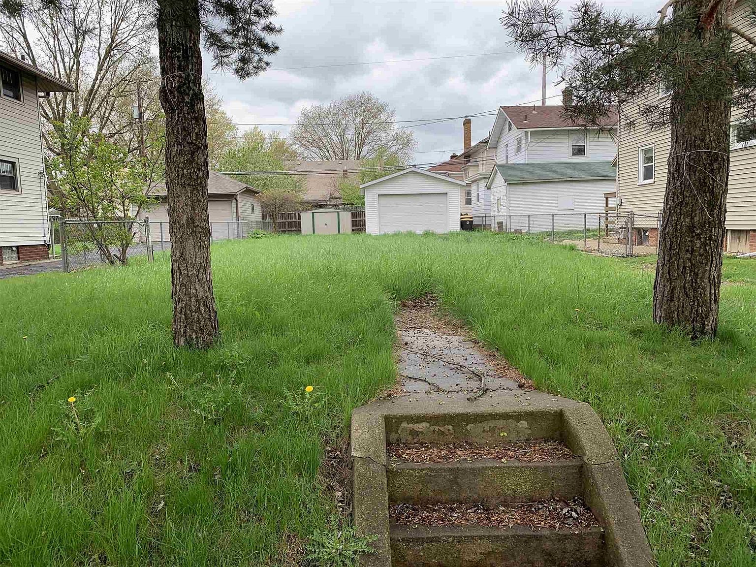 1227 Pemberton Dr, Fort Wayne, IN 46805 | Zillow