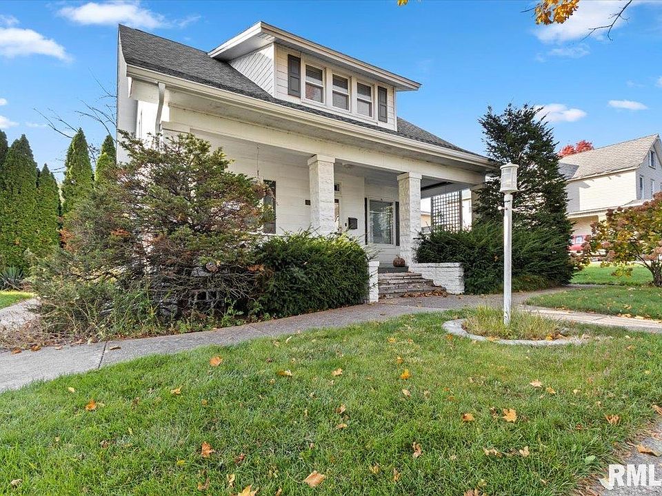 407 N Franklin St, Roanoke, IL 61561 | Zillow