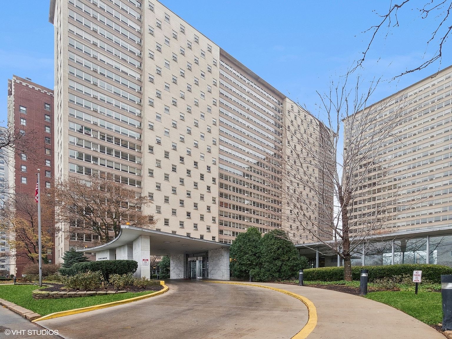 3950 N Lake Shore Dr APT 1015C, Chicago, IL 60613 | Zillow
