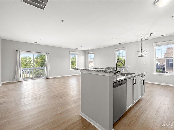 81 Johnson Ct, North Aurora, IL 60542 | Zillow