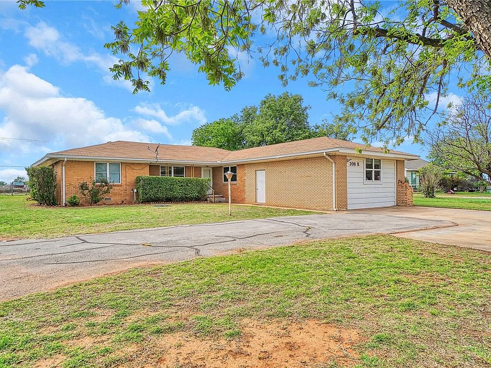 208 K St, Olustee, OK 73560 | Zillow