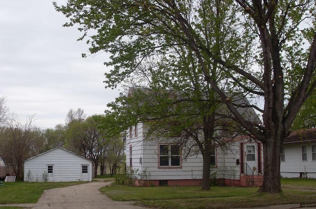 614 E 3rd St, Miller, SD 57362 | Zillow