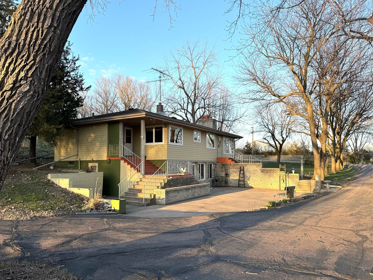 25829 409th Ave, Mitchell, SD 57301 | MLS #24-131 | Zillow