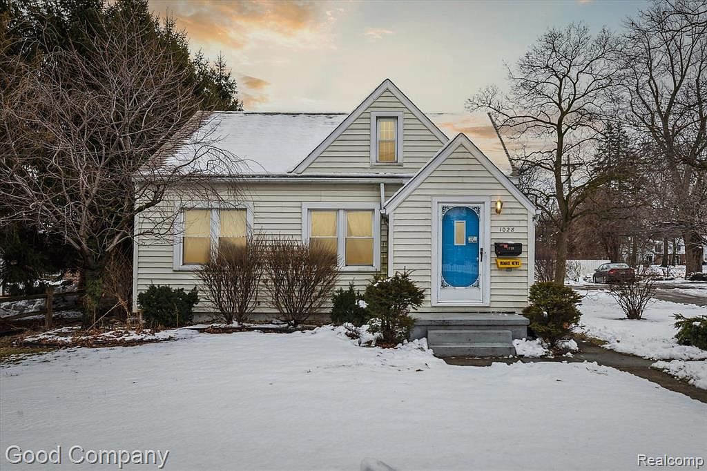 1028 N Monroe St, Monroe, MI 48162 | Zillow
