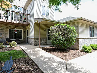 4977 W Maple Leaf Cir Milwaukee WI | Zillow