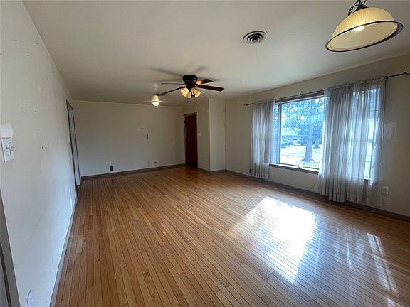 821 Edgewood Pl, Denton, TX 76209 | MLS #20504514 | Zillow