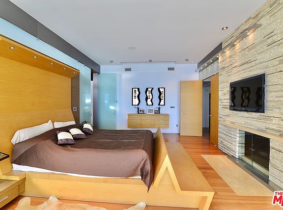 24826 Malibu Rd, Malibu, CA 90265 | Zillow