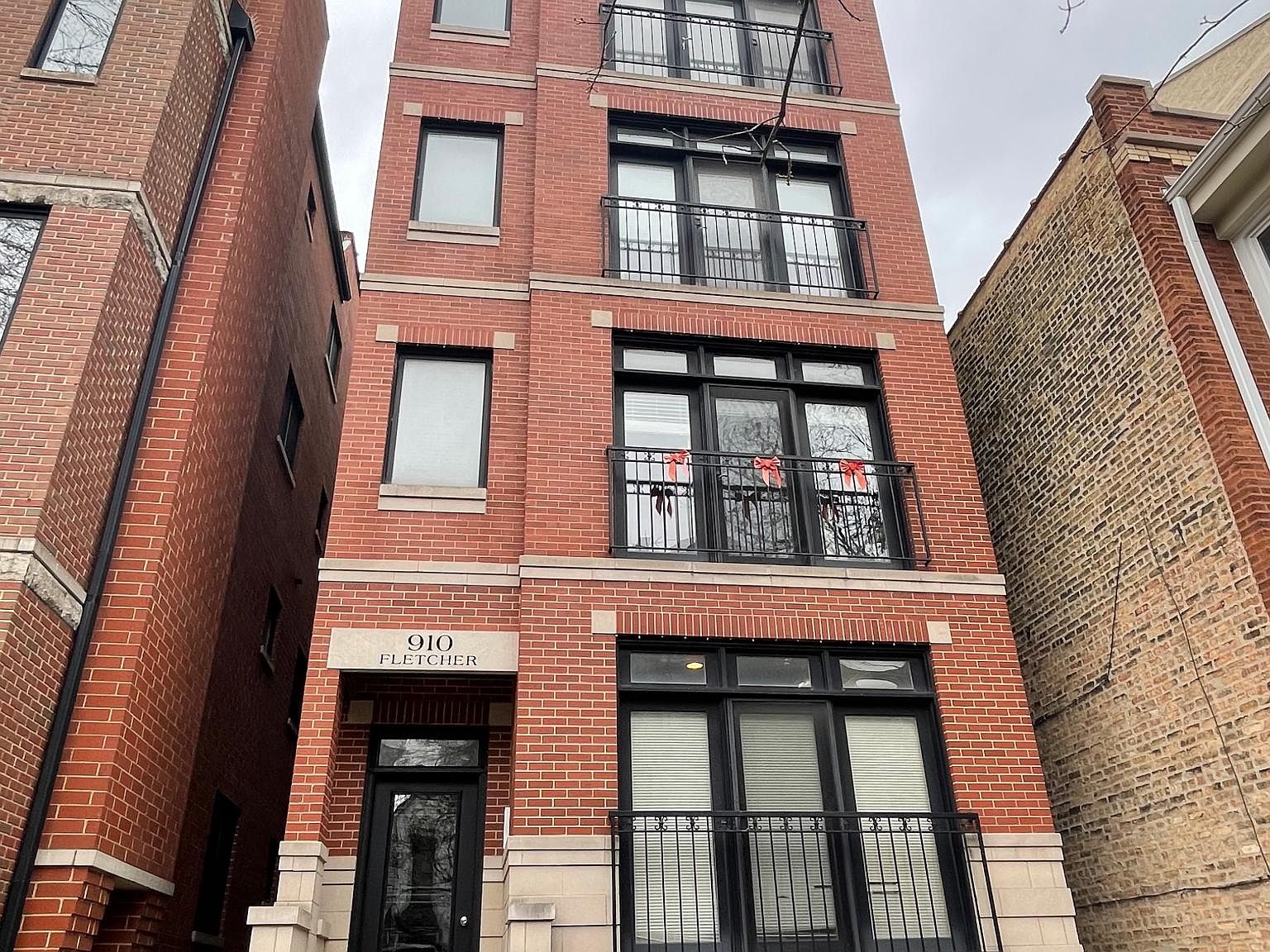 910 W Fletcher St APT 4, Chicago, IL 60657 | Zillow