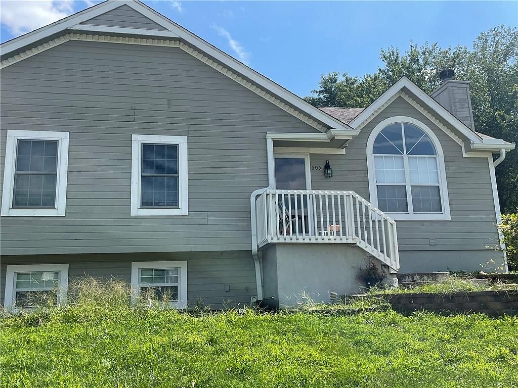 605 Oak Dr, Raymore, MO 64083 | MLS #2567475 | Zillow