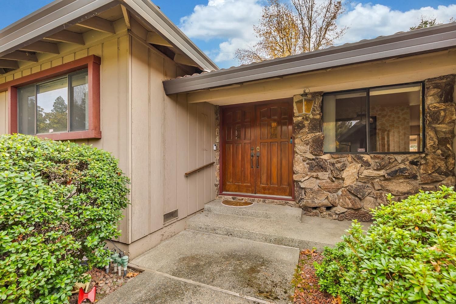 6805 Gloria Dr, Sacramento, CA 95831 | Zillow