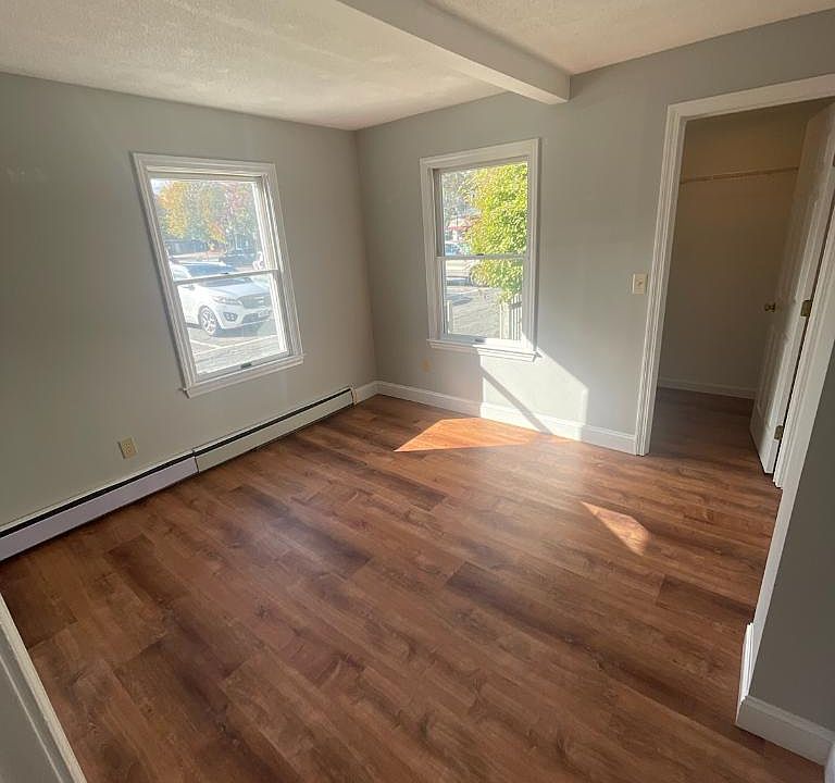 50 Friend St #1, Amesbury, MA 01913 | Zillow