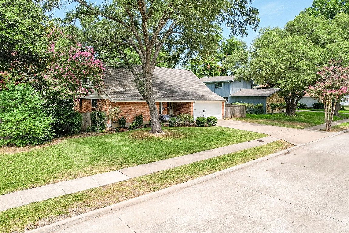 9321 Pinewood Dr, Dallas, TX 75243 | Zillow