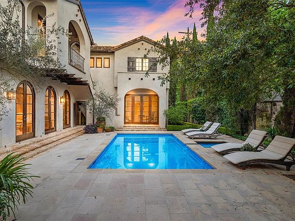 5111 Huckleberry Cir, Houston, TX 77056 | Zillow