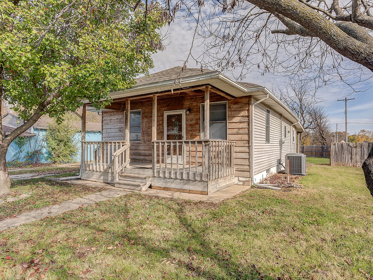 114 Rice St, Wilsonville, IL 62093 | Zillow