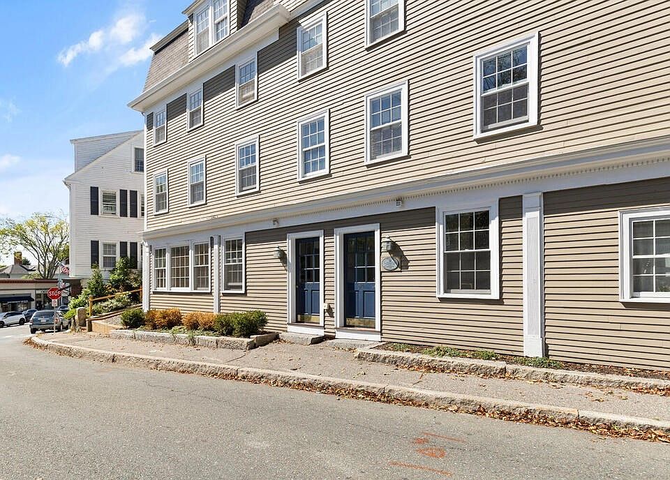 48 Union St APT 1, Manchester, MA 01944 | Zillow