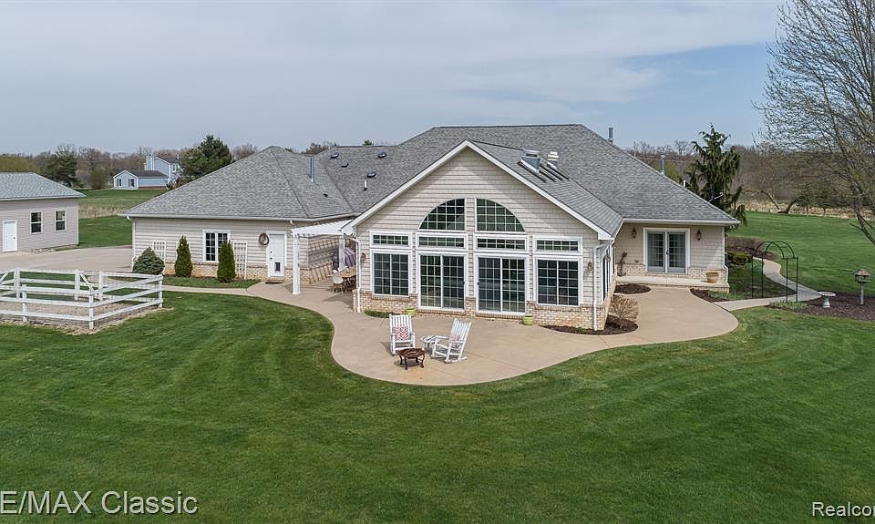 275 Maxfield Rd, Brighton, MI 48114 | MLS #20230072526 | Zillow