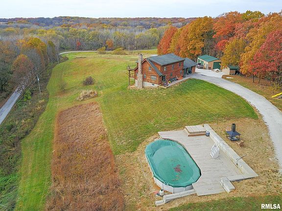 10466 Hacke Rd, Plainview, IL 62685 | Zillow