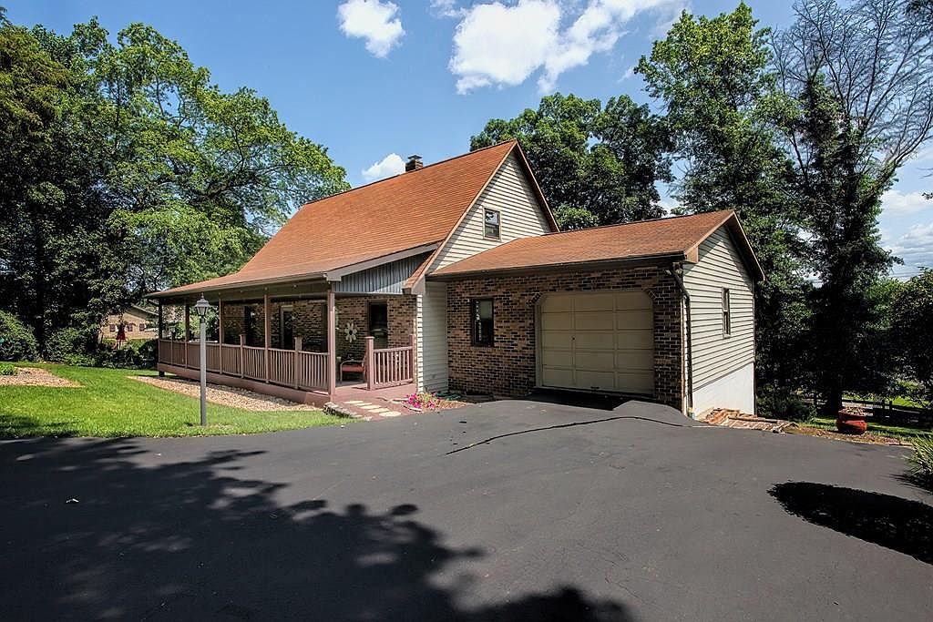 2401 Taylor Ave, Huntingdon, PA 16652 | MLS #2816509 | Zillow