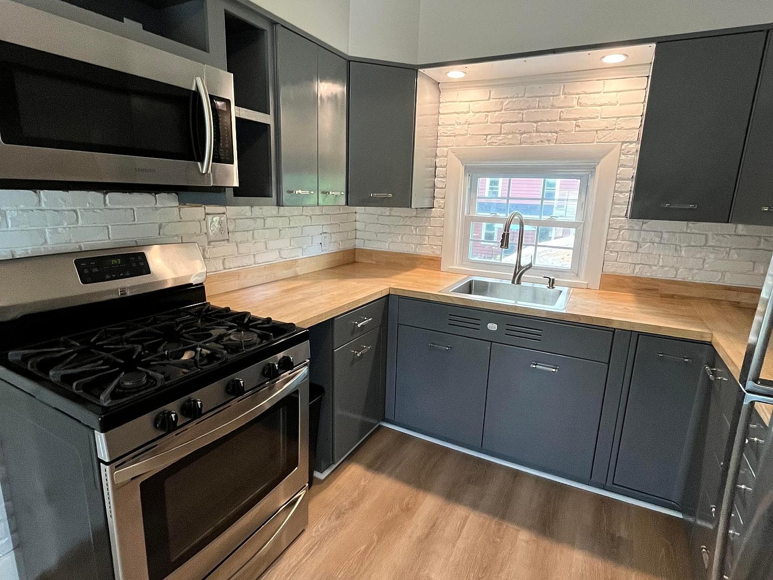 101 Spruce St FLOOR 2, Warwick, RI 02886 | Zillow