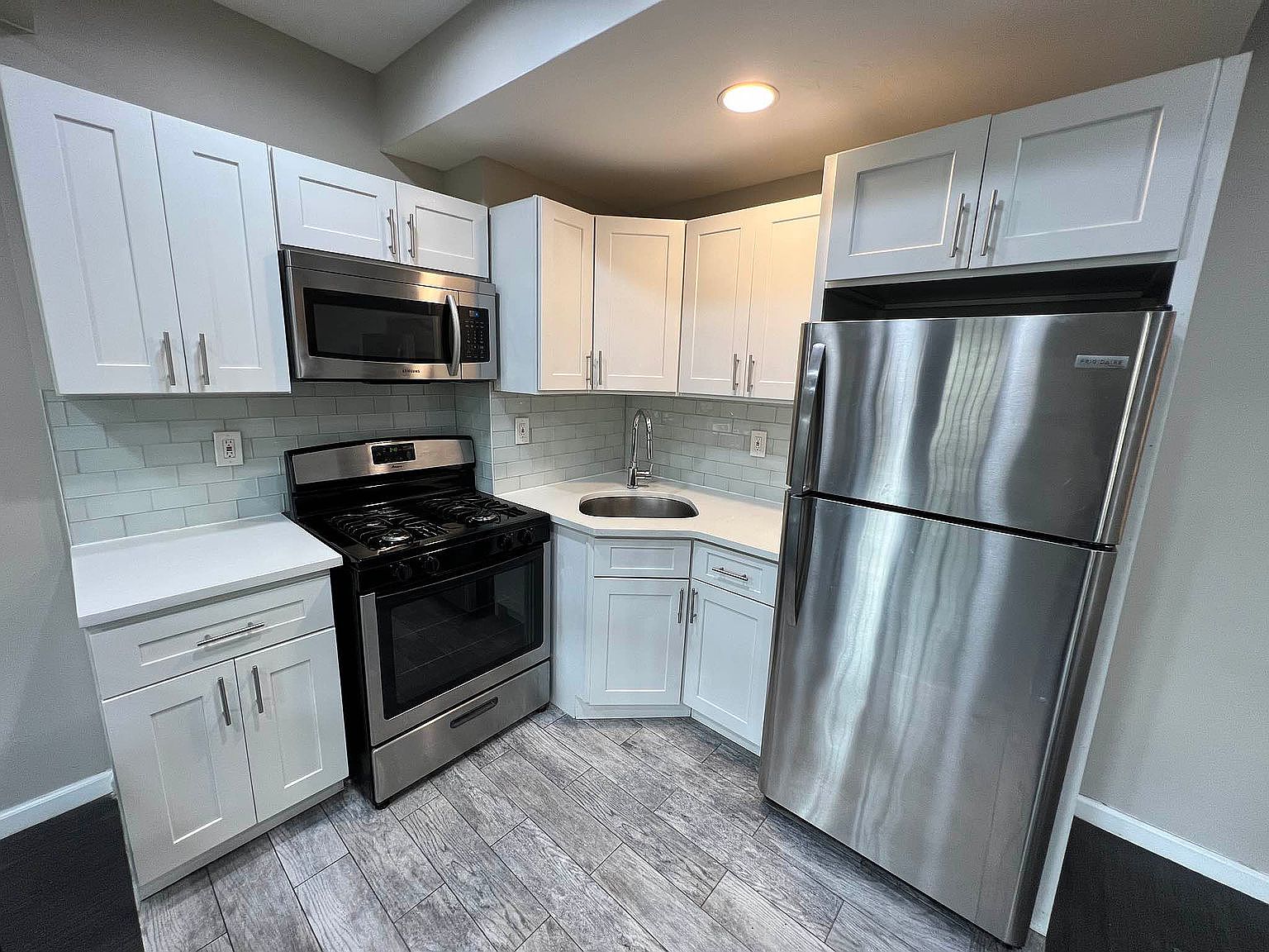 830 Magenta St APT 3F, Bronx, NY 10467 | Zillow