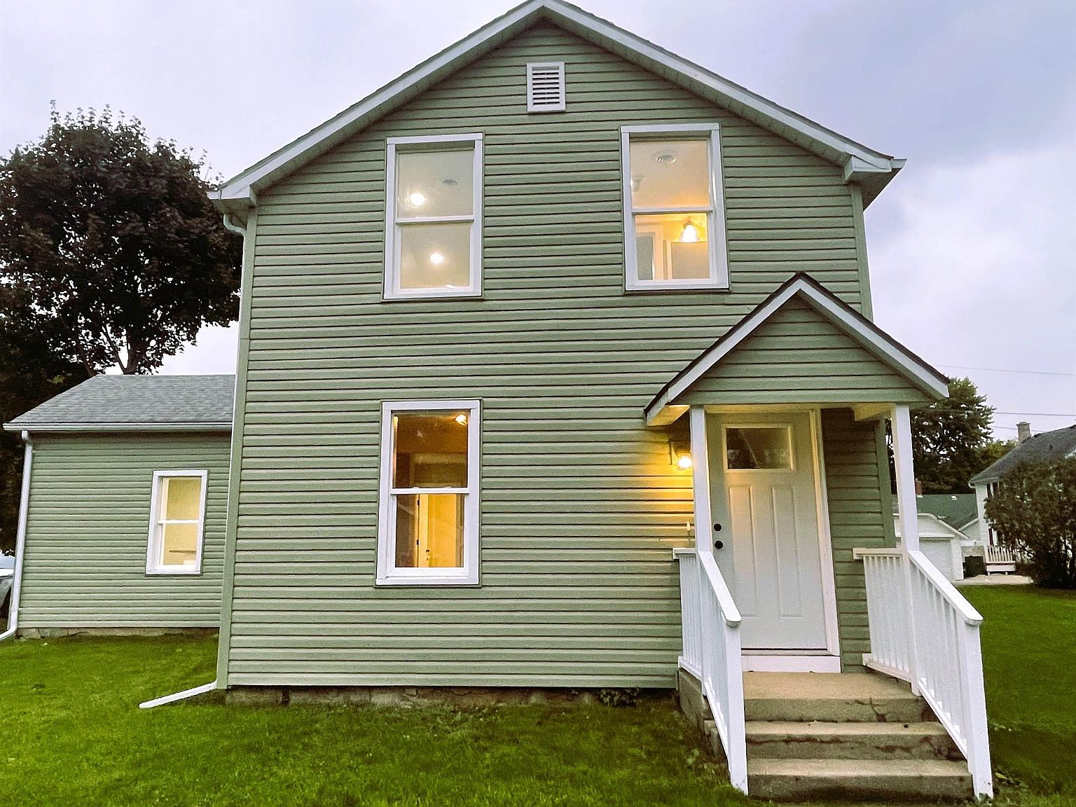 608 S Mechanic St, Decorah, IA 52101 | Zillow