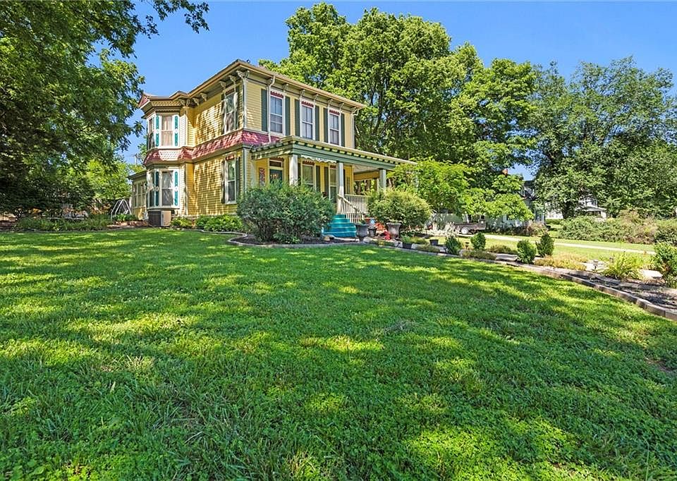 1200 E Walnut St, Harrisonville, MO 64701 | Zillow