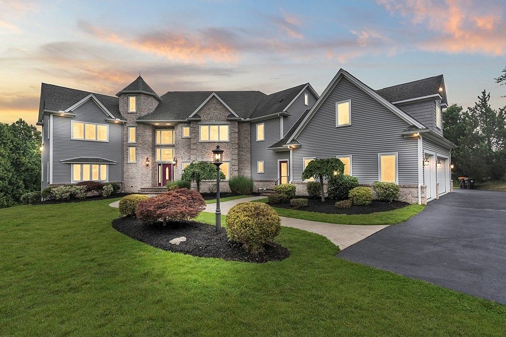 1661 Suffield St, Agawam, MA 01001 | Zillow