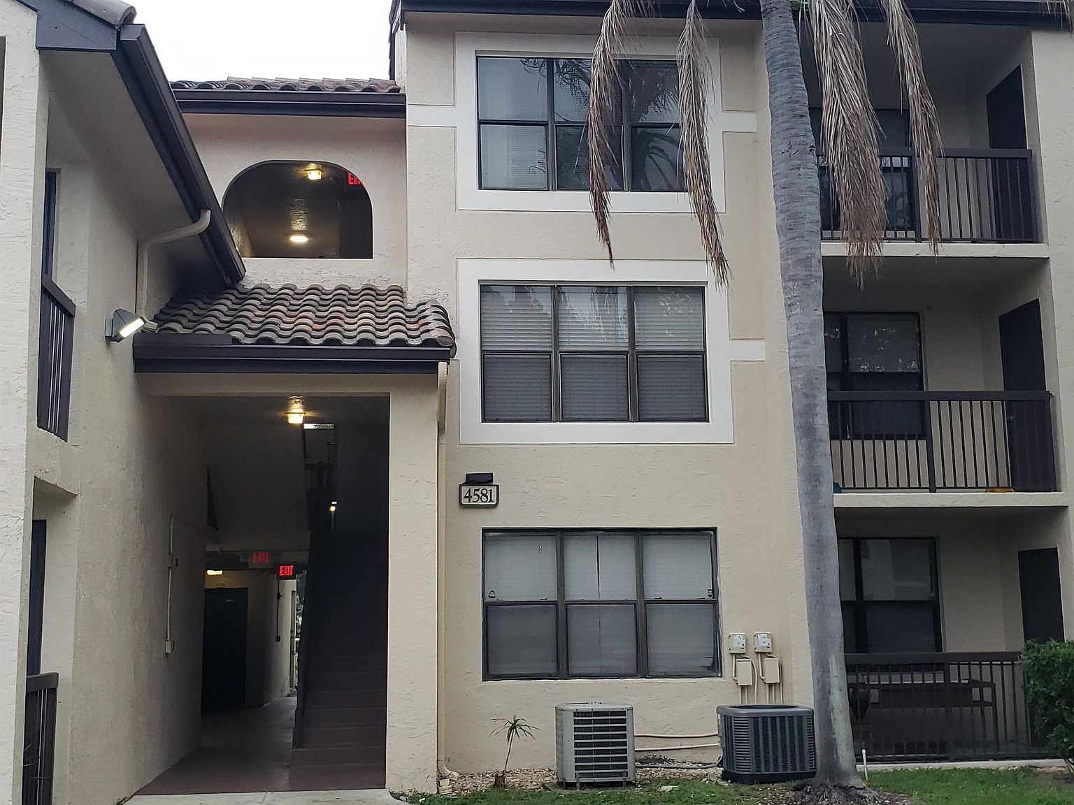 4581 W McNab Rd #22-1, Pompano Beach, FL 33069 | Zillow