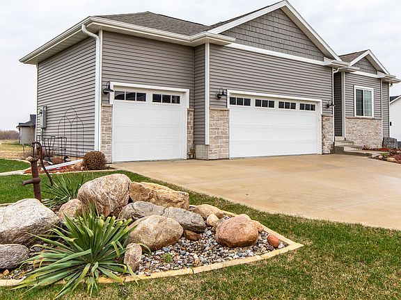 1827 Ledges Dr, Ames, IA 50010 | MLS #66936 | Zillow