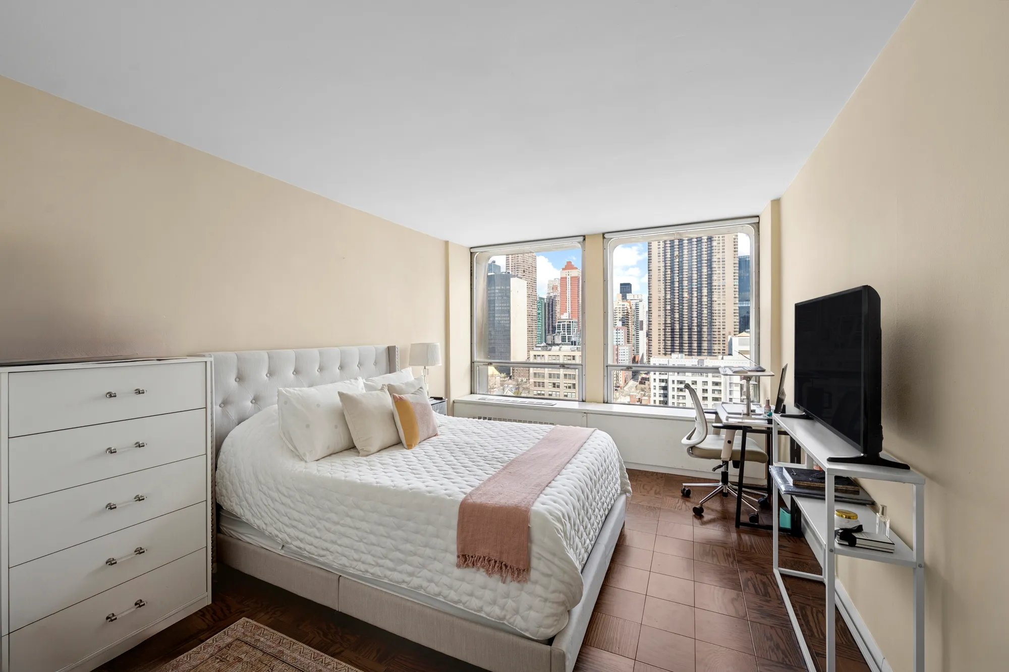 330 East 33rd Street #18K in Kips Bay, Manhattan | StreetEasy
