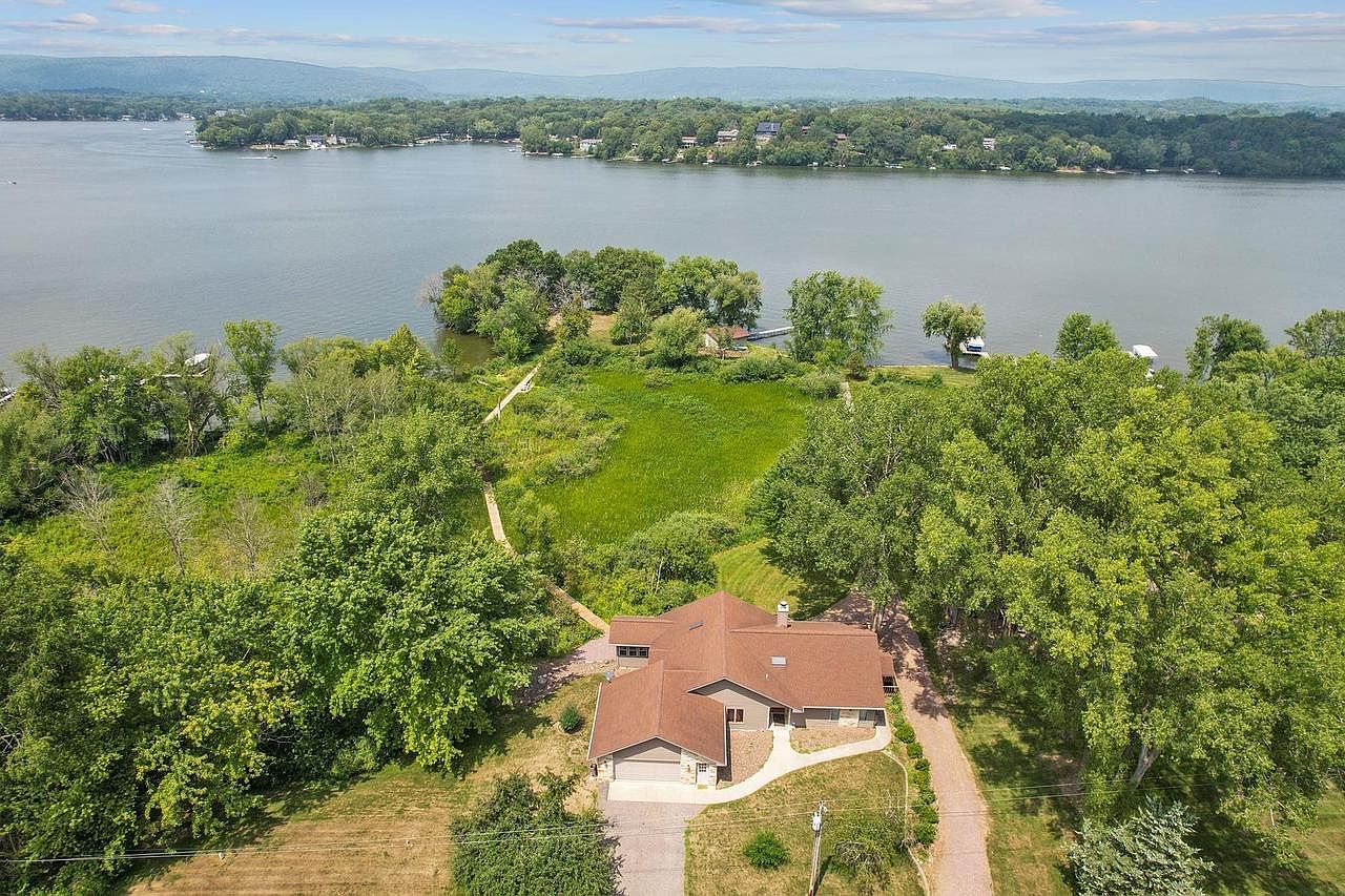 W13248 Lake Drive, Lodi, WI 53555 | MLS #1956607 | Zillow